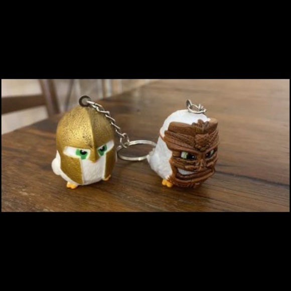 Toys | Angry Birds Vintage Keychains Coop Squad Set Of Two Tiki And ...